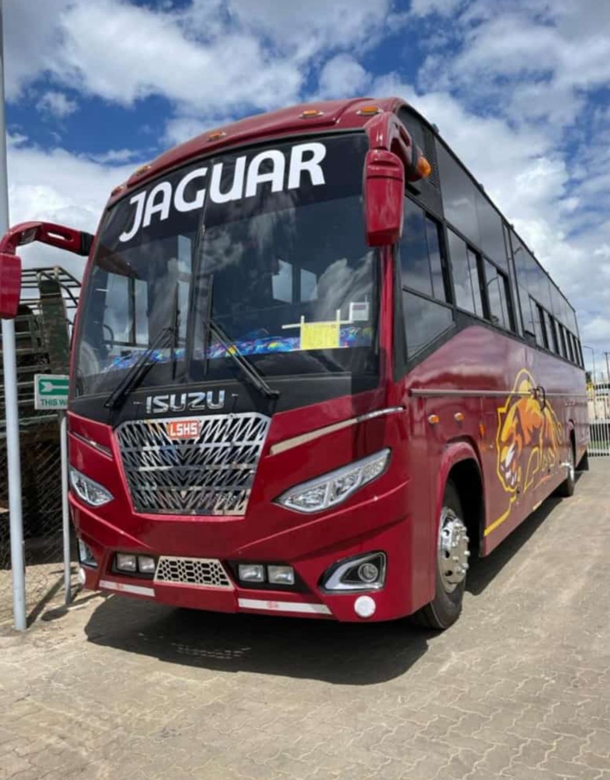 ISUZU FVR 34 4×2 67 SEATER – Dan Wa Trucks – No 1 Approved Dealer with ...